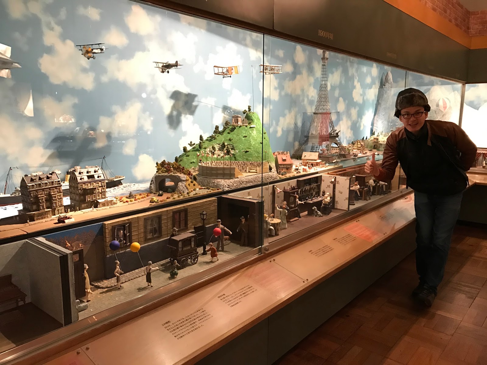 Observe the world: Otaru Canal, LeTao cake shop, Musicbox museum, Bus ...