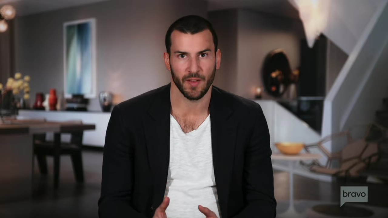 ausCAPS: Steve Gold shirtless in Million Dollar Listing New York 9-13 ...