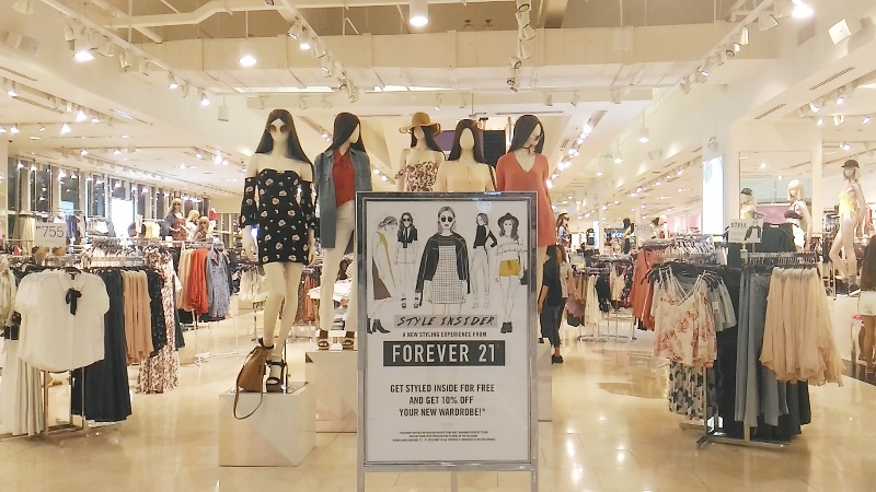 How to Shop Like an IT Girl and Get Your Own Stylist for FREE - For ...