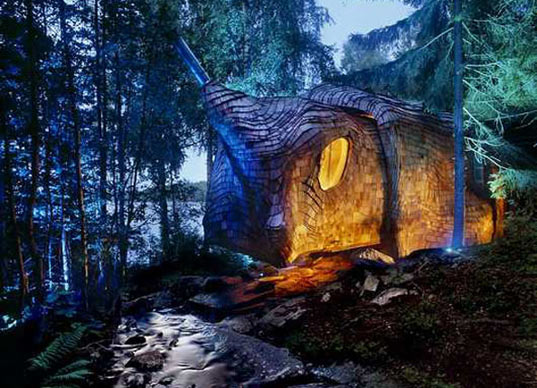 Project Gridless: 25 Examples of Off the Grid Homes + Green Architecture