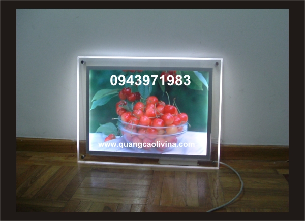 QUANGCAOLIVINA.COM: Khung poster mica kẹp hình - Bảng mica