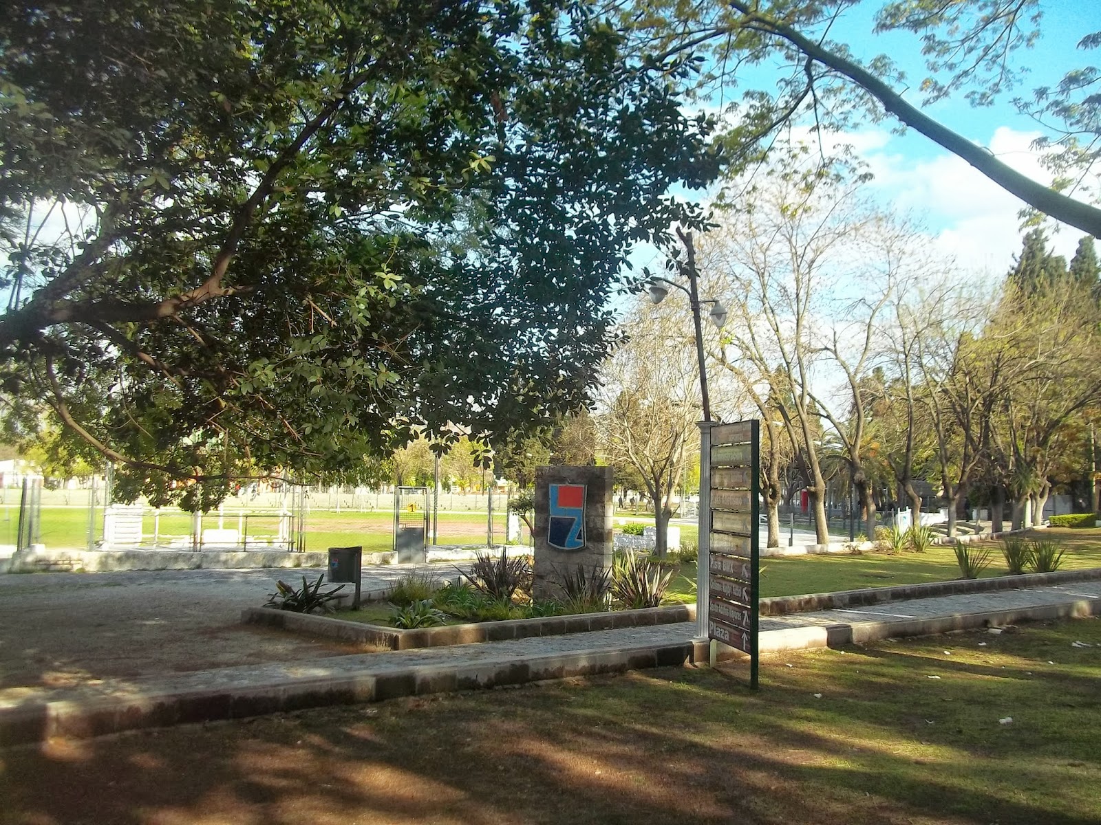 COSAS VARIAS: el parque baron o el parque municipal eva peron (lomas de ...