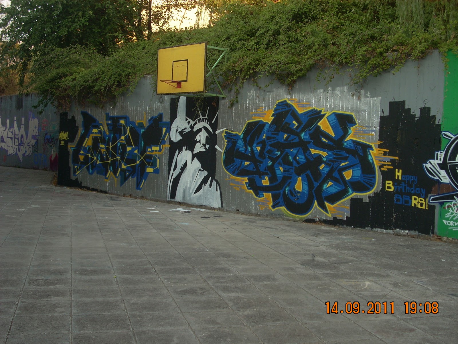 BEATBOX RADIO SHOW: BBRS 4 Years Anniversary Graffiti At Ioannina By ...