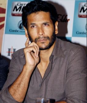 Milind Soman Family Wife Son Daughter Father Mother Marriage Photos ...