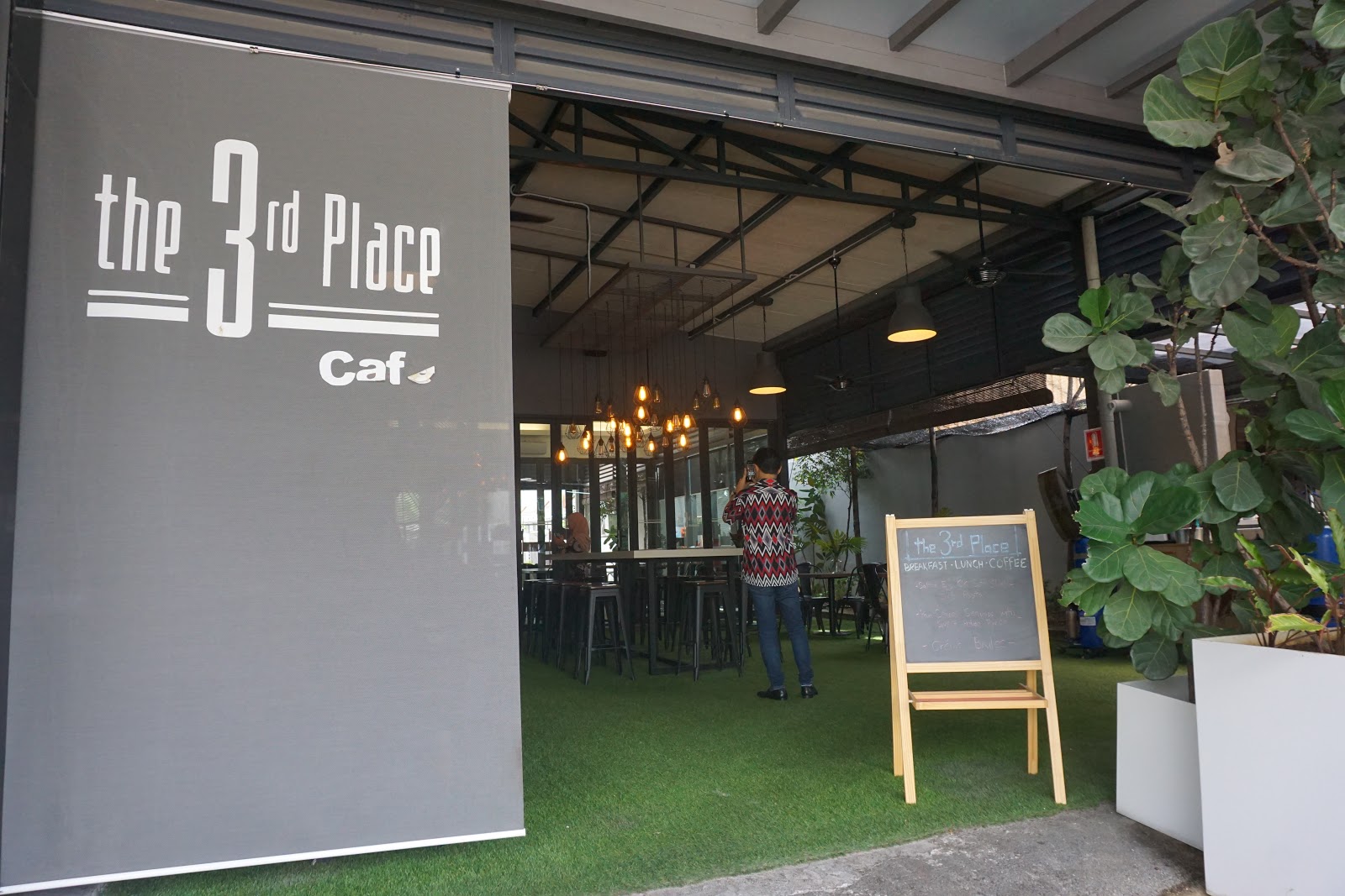 APA YANG MENARIK TENTANG THE 3RD PLACE CAFÉ KOTA DAMANSARA