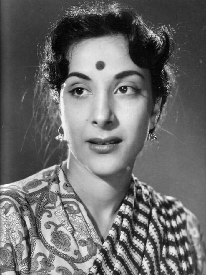 The BuzzBox: 11 Facts About Nargis Dutt That Might Surprise You!