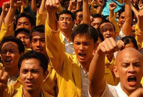 Gie (2005) : Catatan Perjuangan Aktivis Kemanusiaan Menentang Tirani