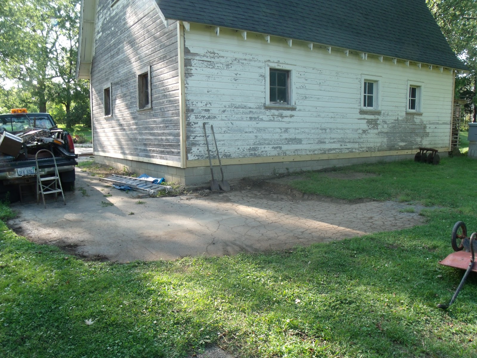 Gear Acres at Top of the Hill: Uncovering a hidden driveway