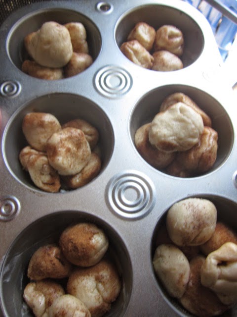 I wanted to make this quick and delicious, so instead of my usual dough ...