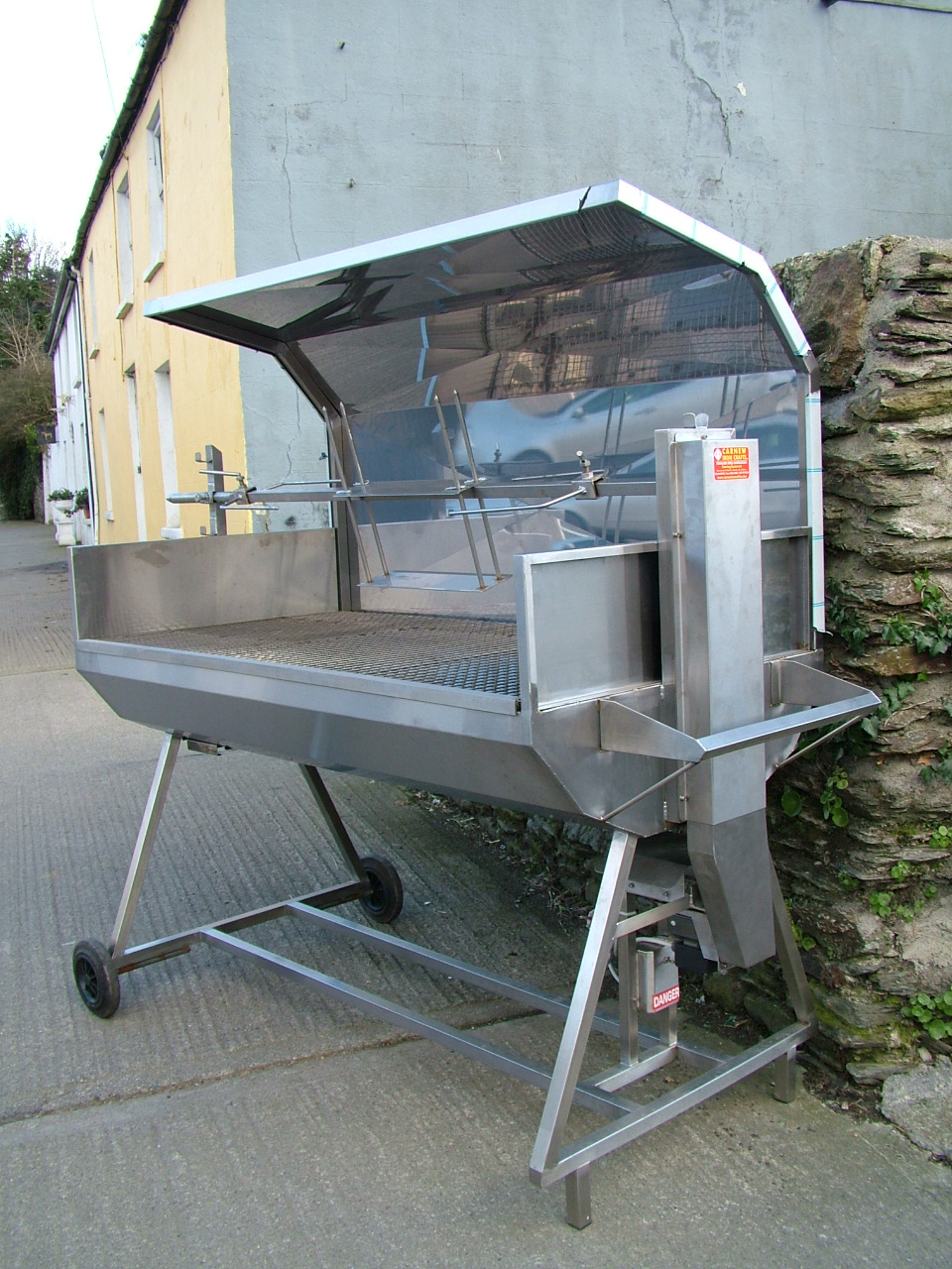 Carnew Iron Crafts: Combined Spit Roast/ Barbecue