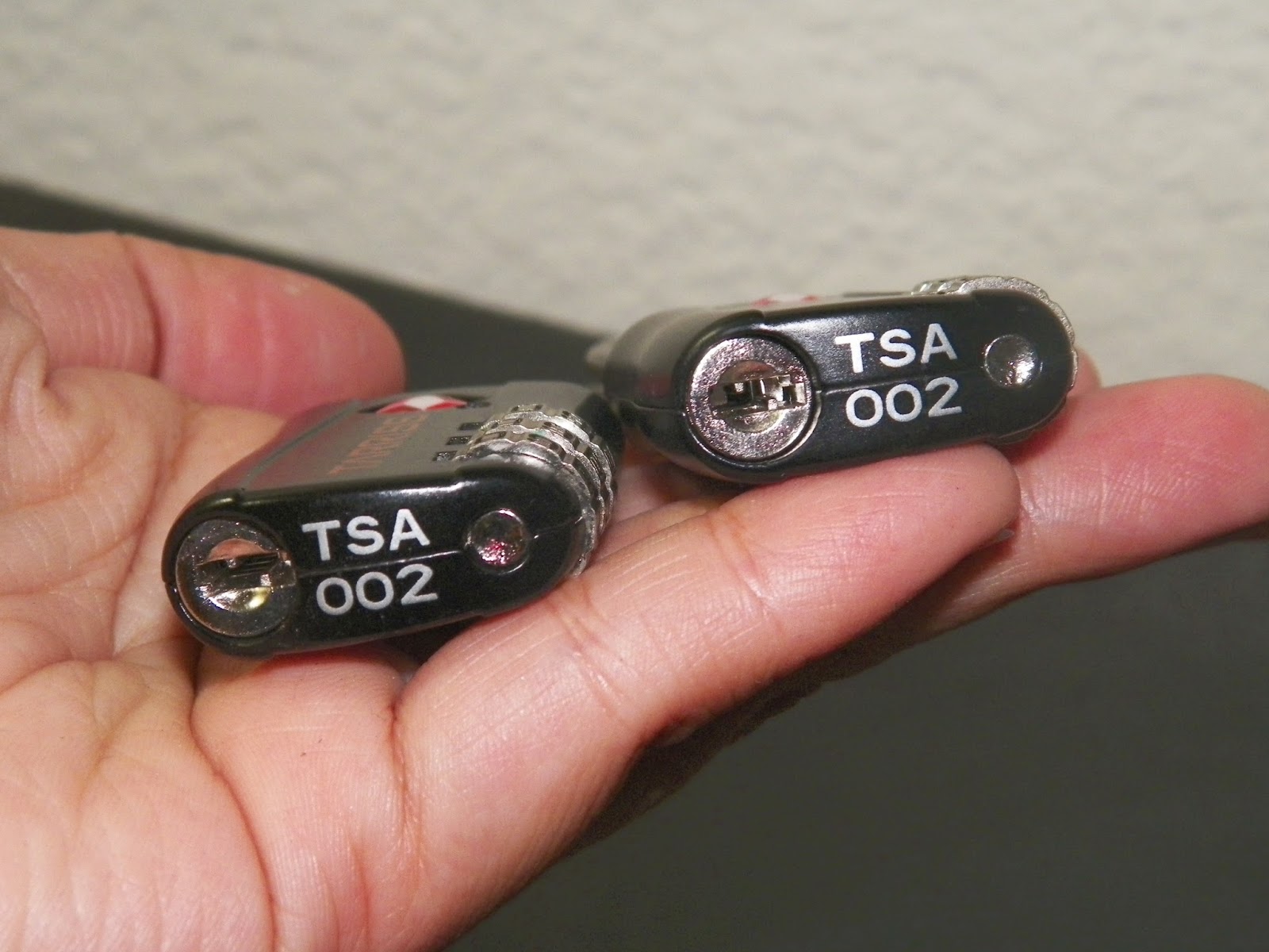 mygreatfinds: Tarriss 2-Pack TSA Cable Luggage Lock Review