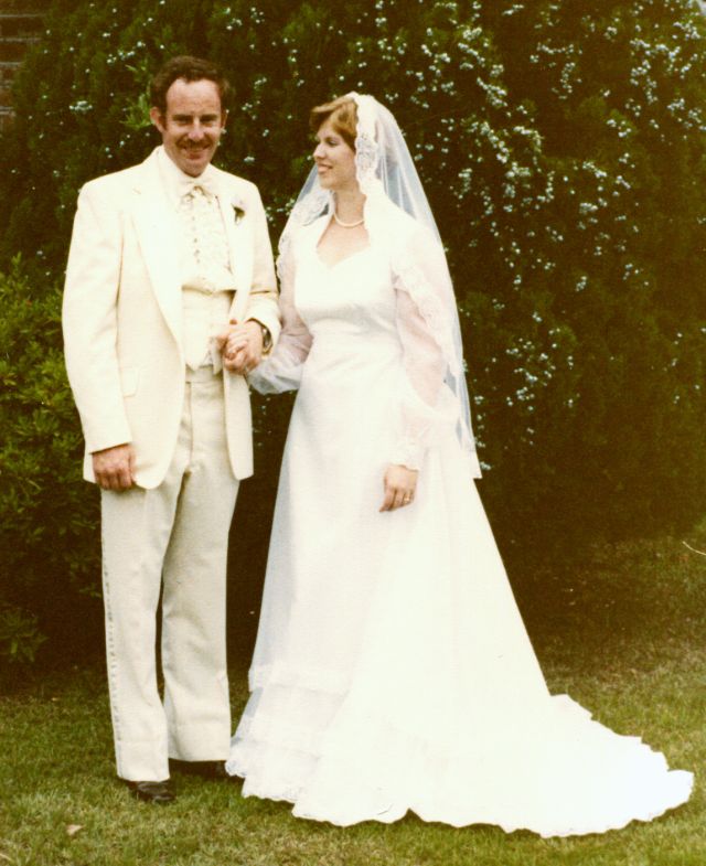 50 Beautiful Wedding Snaps of Couples From the 1980s ~ Vintage Everyday