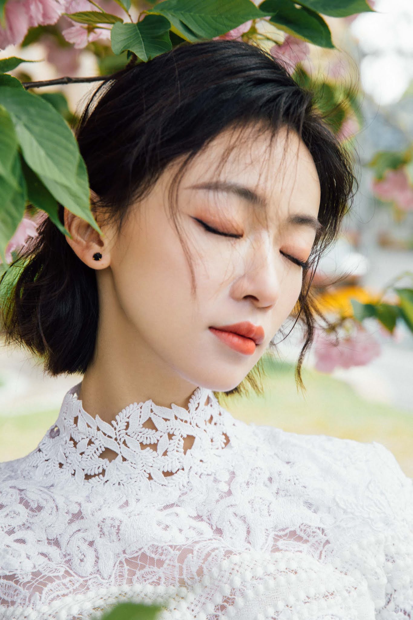 China Entertainment News: Wu Jinyan poses for photo shoot