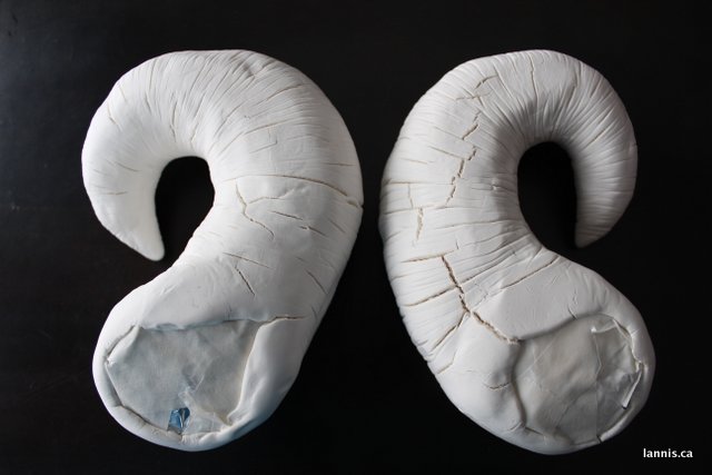 Chez Lannis: Horns Tutorial