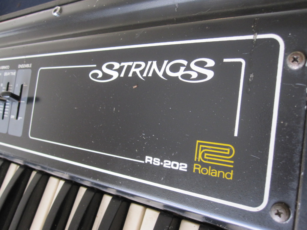 MATRIXSYNTH: VINTAGE 1970s ROLAND RS 202 STRINGS SYNTHESIZER