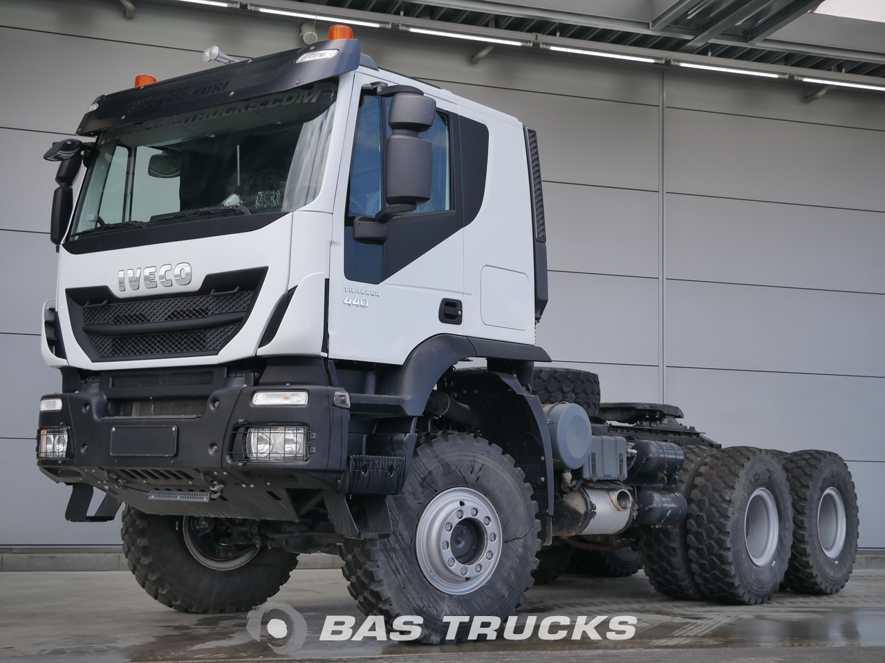 DIECIOCHO RUEDAS: IVECO TRAKKER HI - TRACK 6X6 PARA MERCADOS EMERGENTES ...