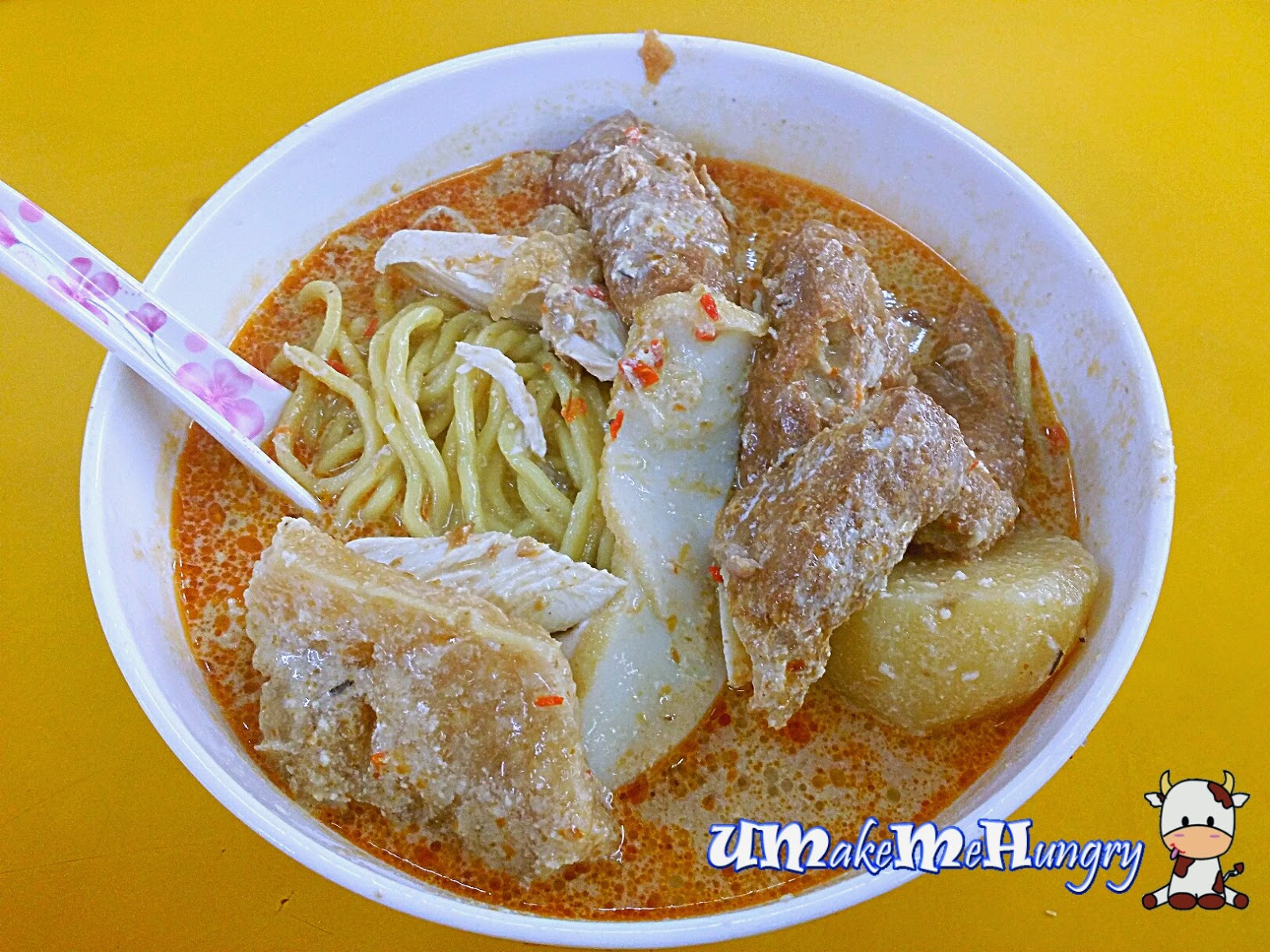 wok hei from both noodle and bee hoon had given an oomph in the dish hokkien prawn mee $ 3
