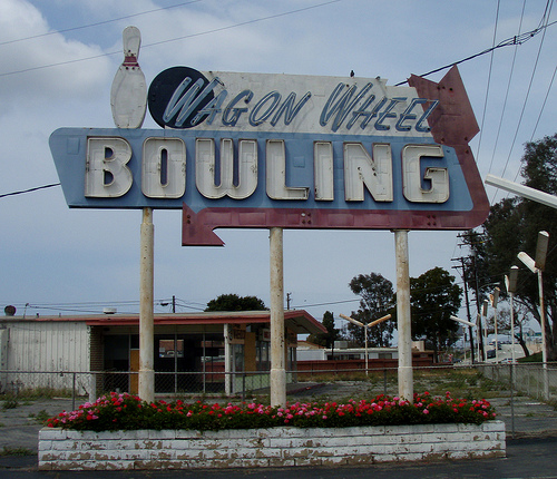 Hung Up On Retro: Retro Bowl Signs