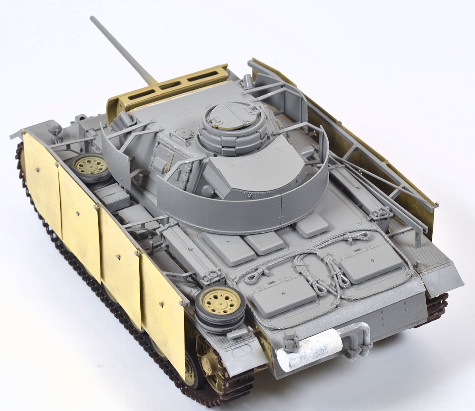 The Modelling News: Construction review: Takom's Panzer III Ausf.M mit ...