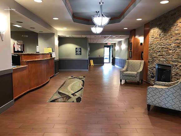 Hawaii Mom Blog: Visit New Hampshire: Hampton Inn & Suites Manchester ...