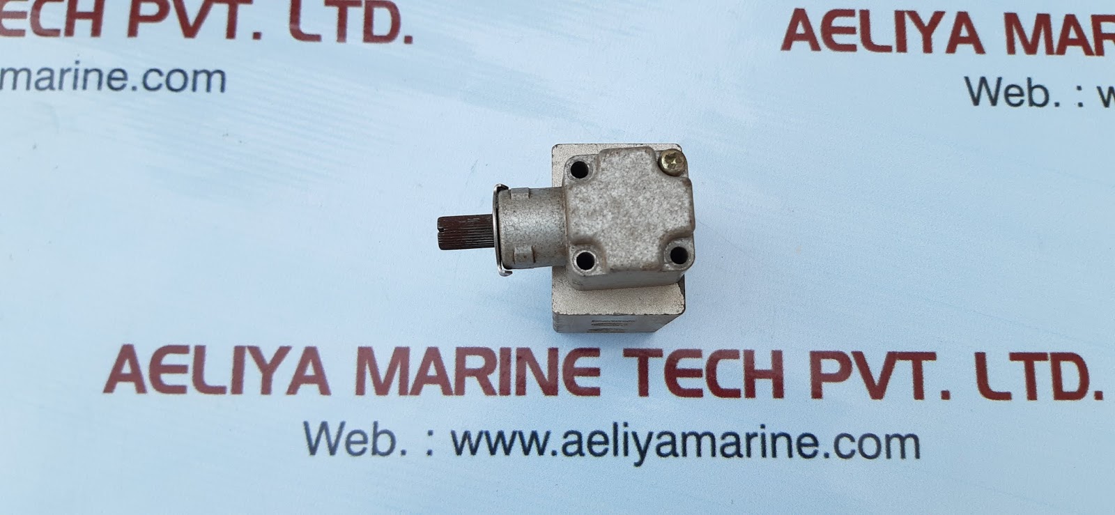 SMC VM8 PNEUMATIC VALVE BODY - Aeliya Marine
