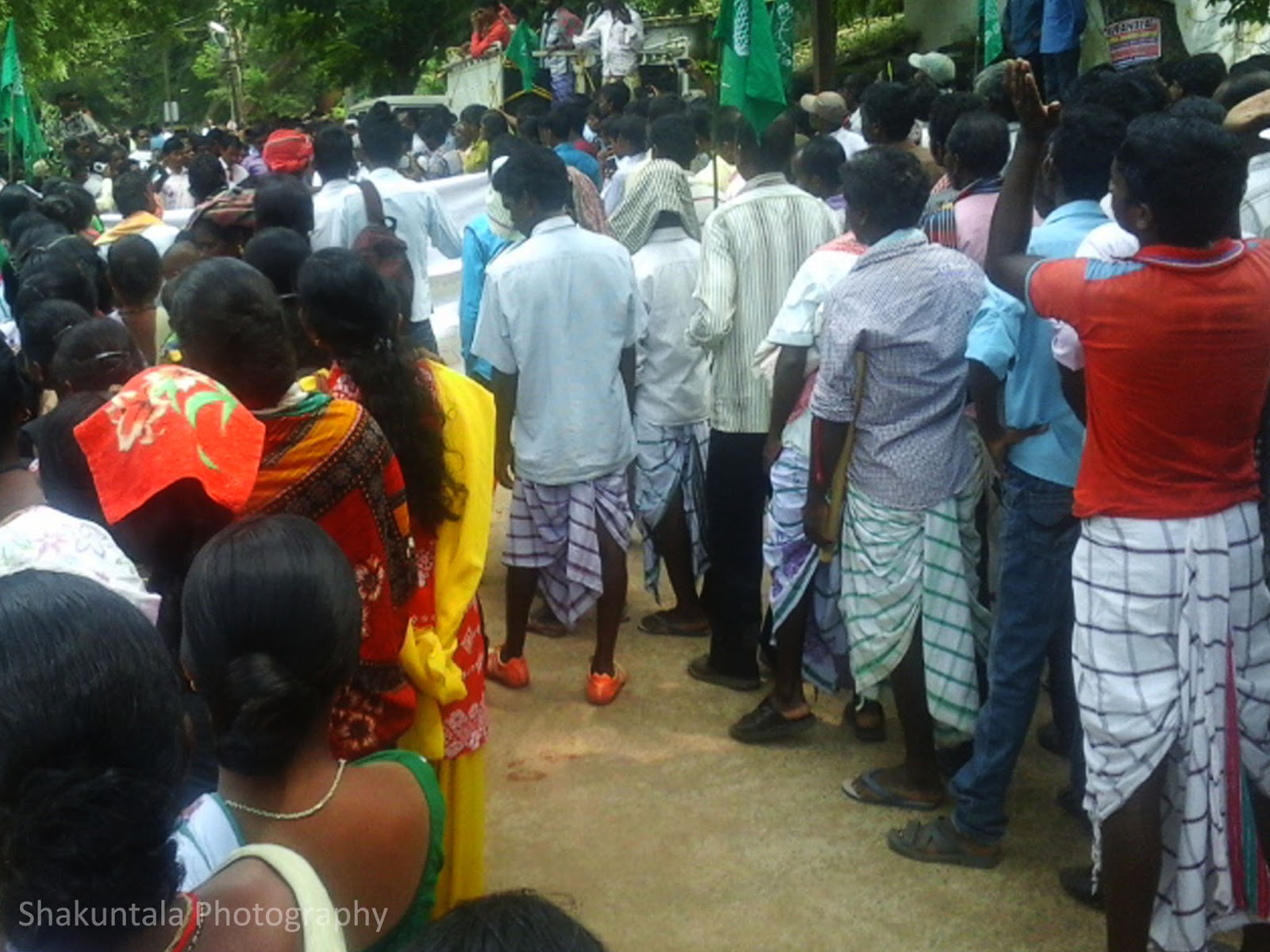 Santals and their costume and tradition: Santali sarees and dhotis with ...