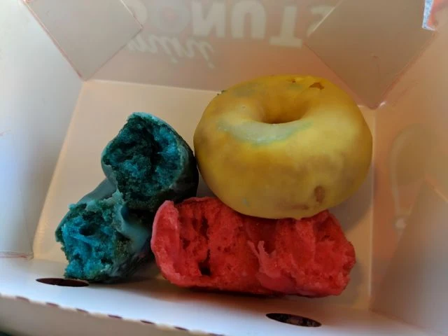 Review: Carl's Jr. - Froot Loops Mini Donuts
