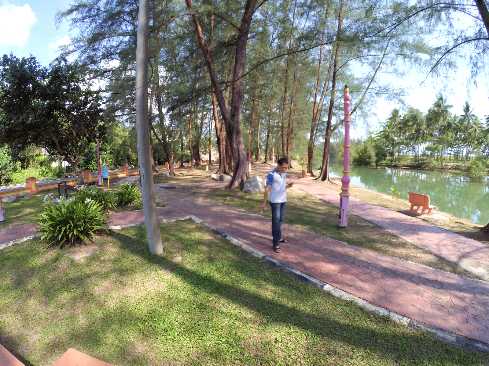 Jalan jalan di Taman Bandar, Marang - Husniey Husain