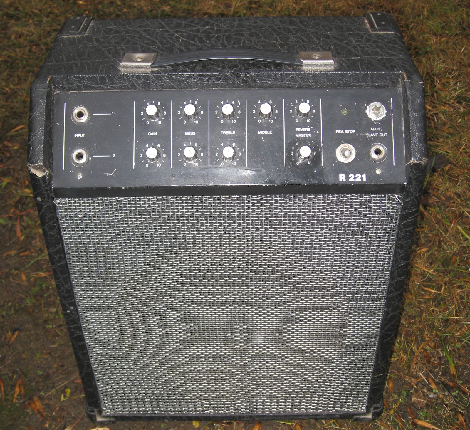 Infrequent Sound [sex.tex] technology: Vermona Regent R221