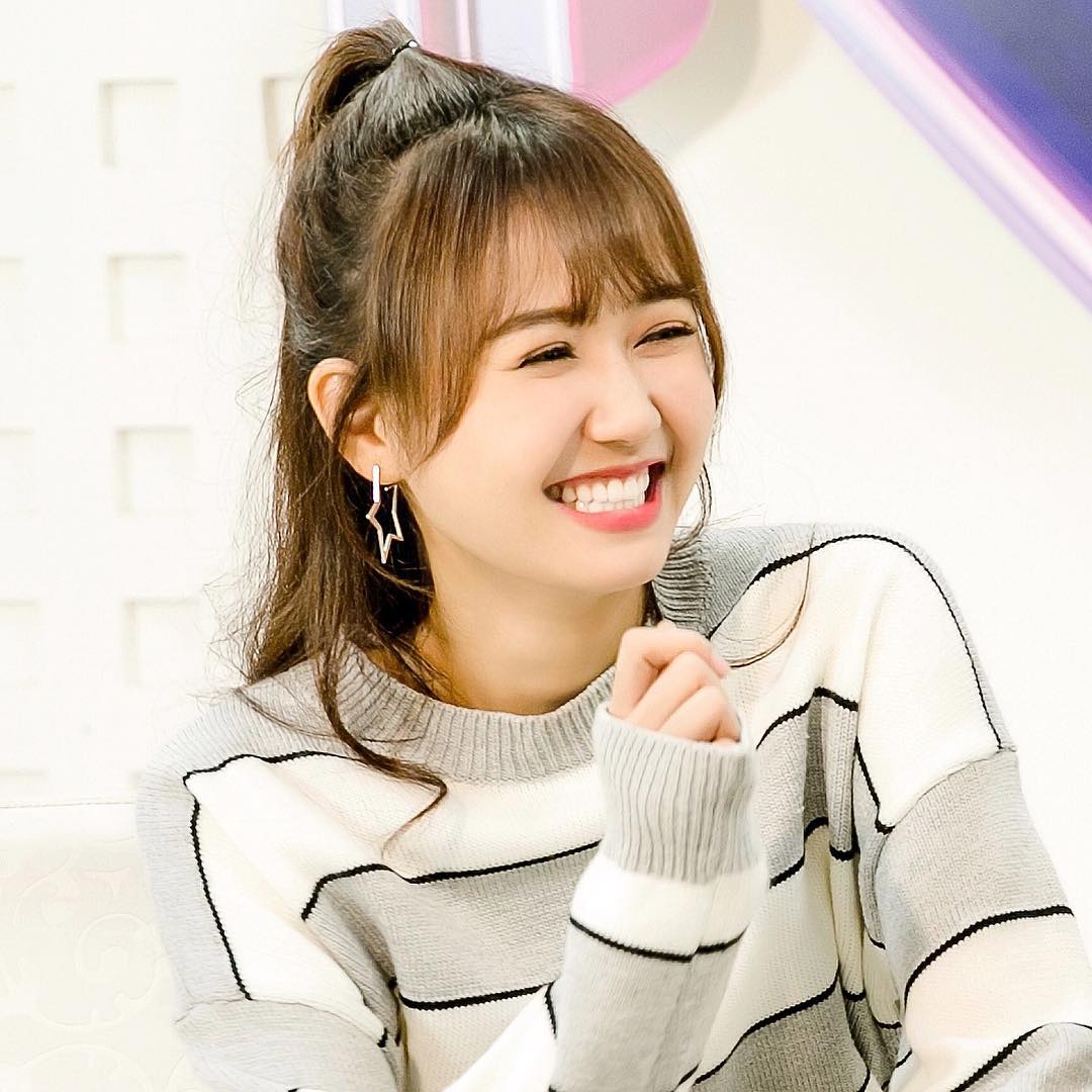 Nguyễn Nhung - Nụ cười làm xao xuyến tim ai | Dân 47 - Website Giải Trí ...