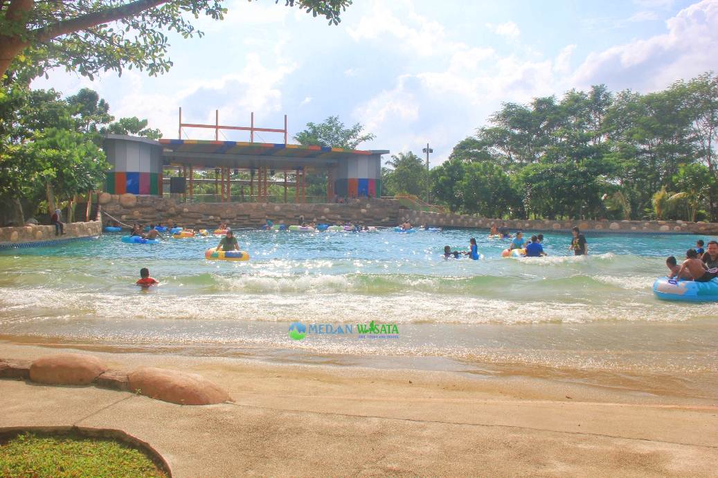 Sensasi Super Loop di Wonders Water World CBD Polonia - Medan Wisata ...