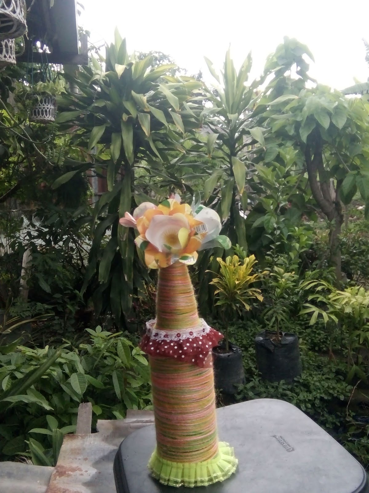 Serunya Membuat Pot Bunga dari Botol Kaca Bekas