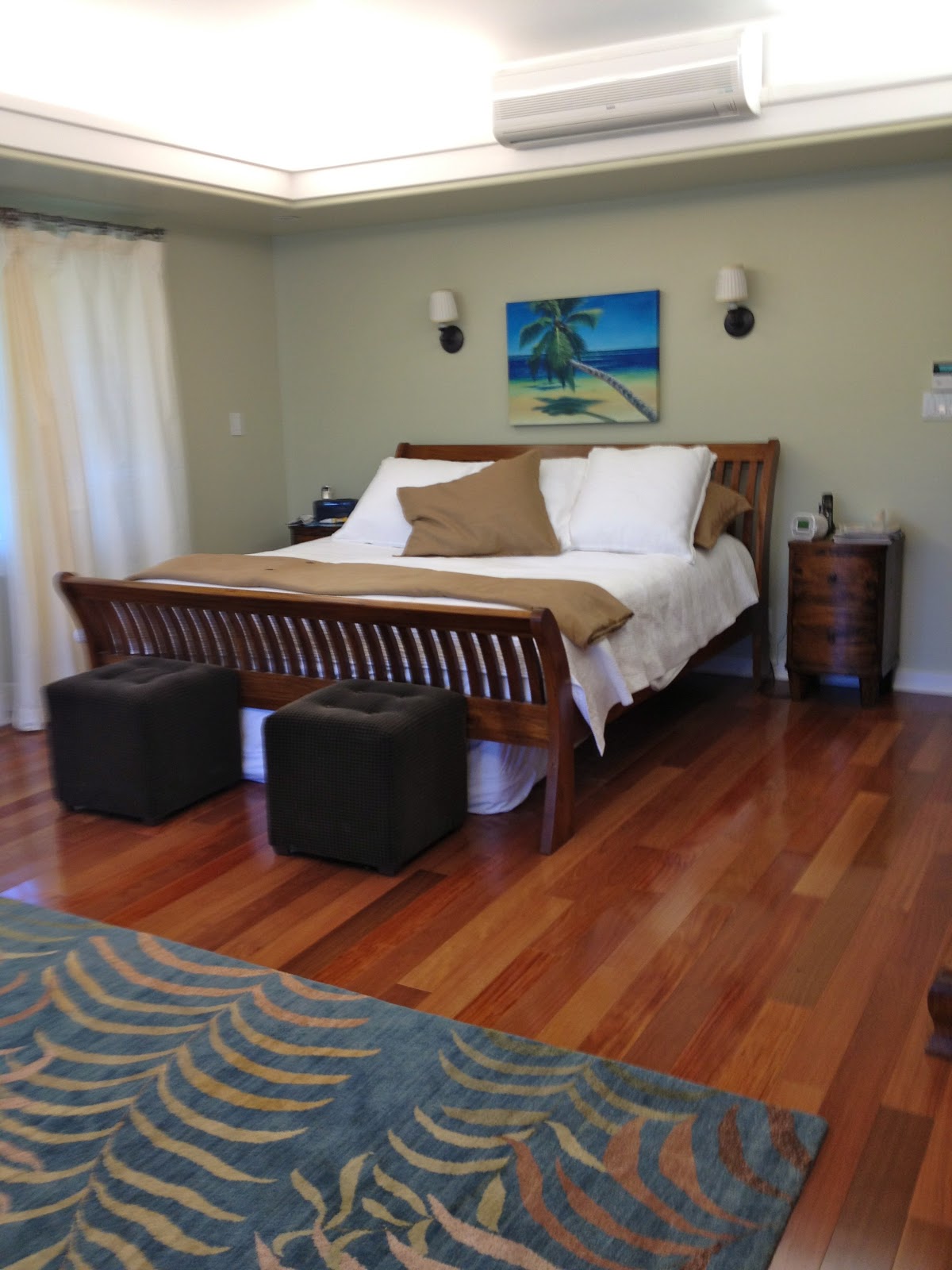 Small Things Bright and Beautiful: Island Style Homes