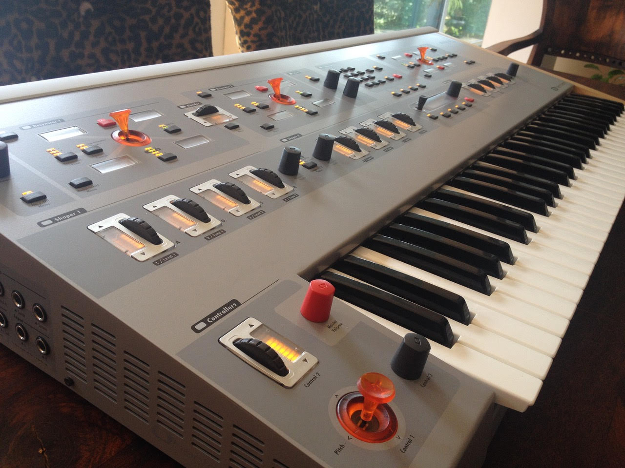 MATRIXSYNTH: Hartmann Neuron Synthesizer SN 0420 0294 0601 Unboxing Shots