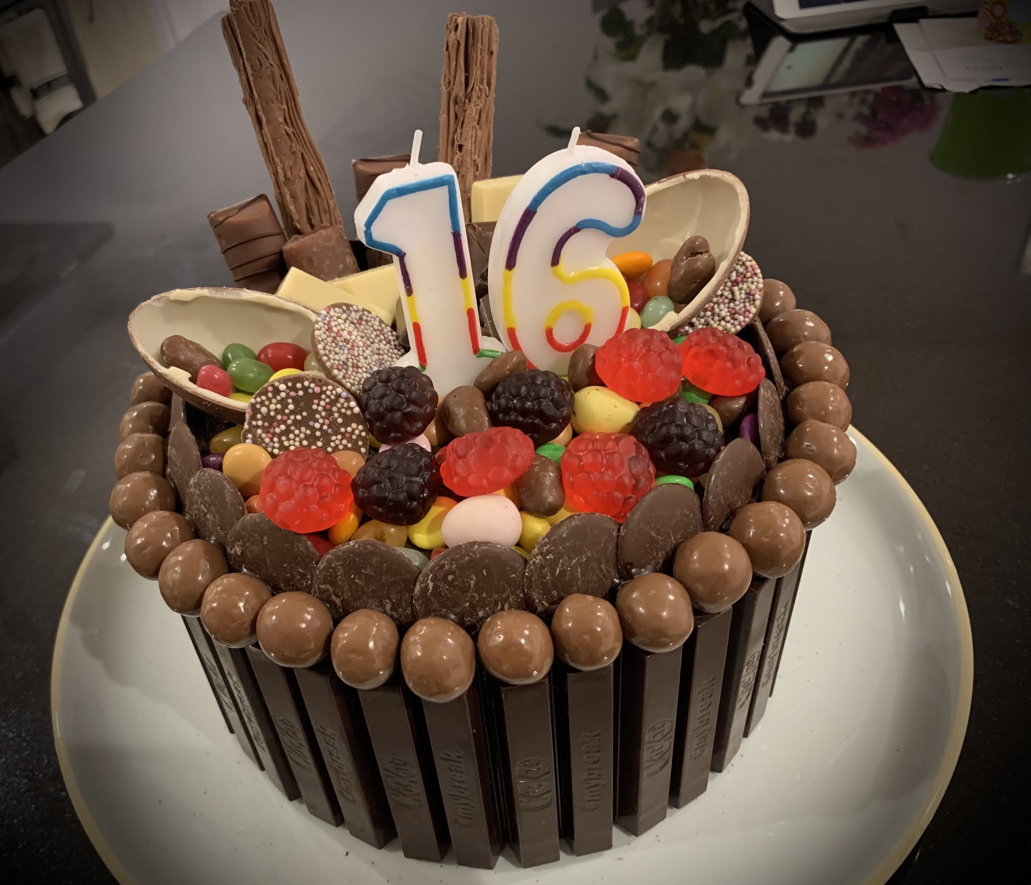 Yummy Mummy: Chocolate Explosion Cake