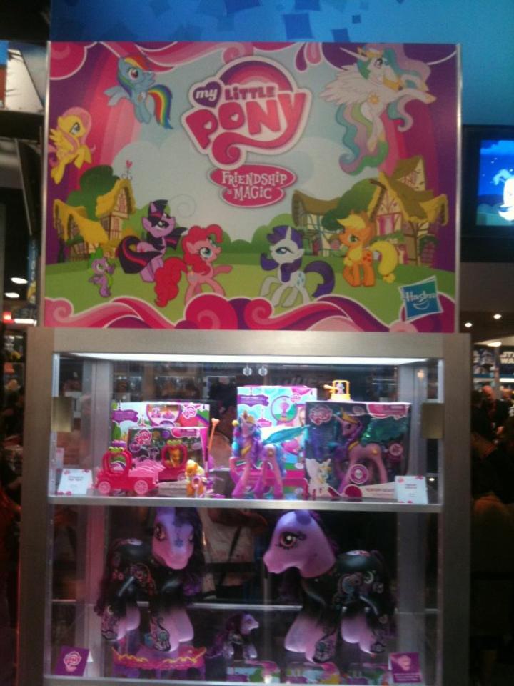 Equestria Daily - MLP Stuff!: Comic Con 2011