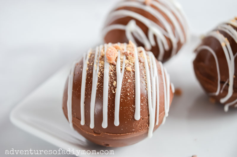 English Toffee Hot Chocolate Bomb - Adventures of a DIY Mom