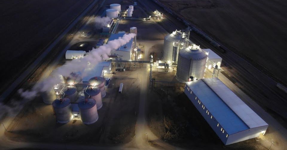 Towns and Nature: Onida, SD: Grain Elevators and Ringneck Energy