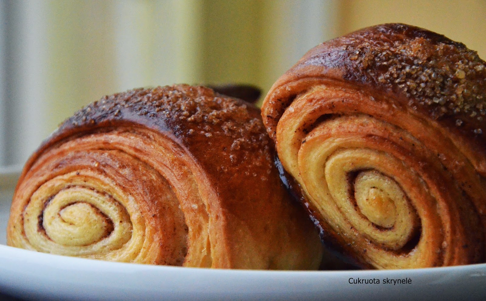 Cukruota skrynelė: Bandelės su cinamonu