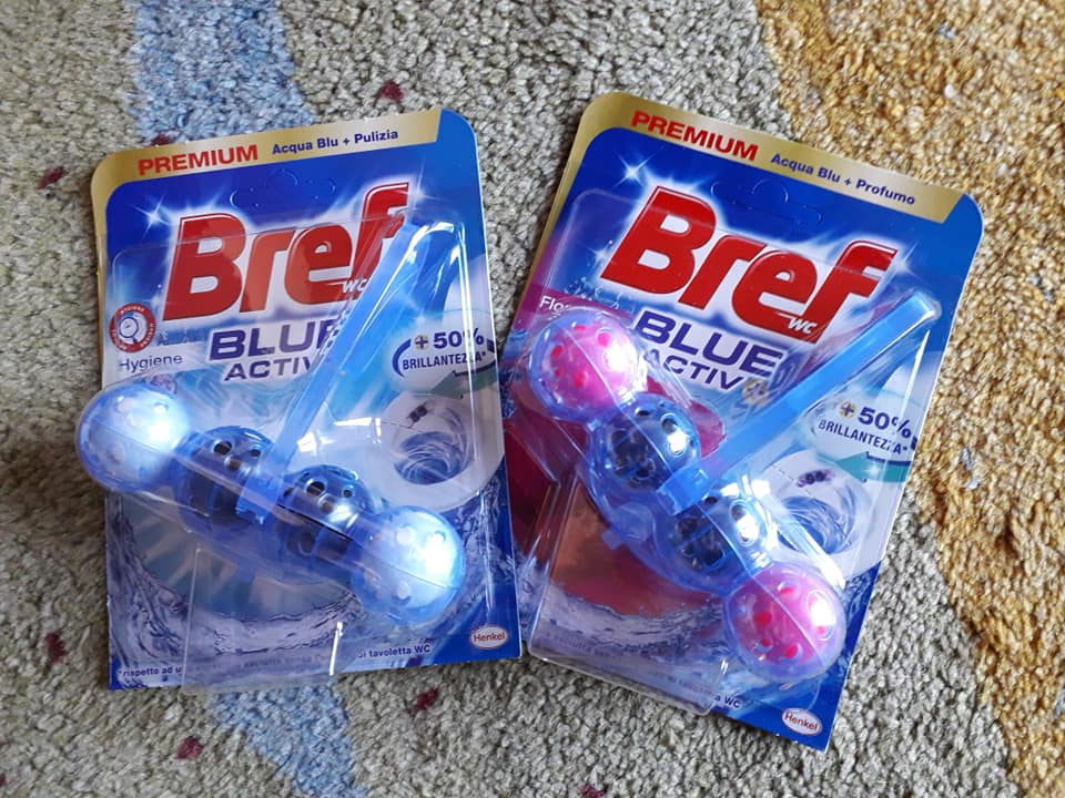 Nel carrello di Chicca: Bref Blue Activ+...un alleato per la pulizia ...