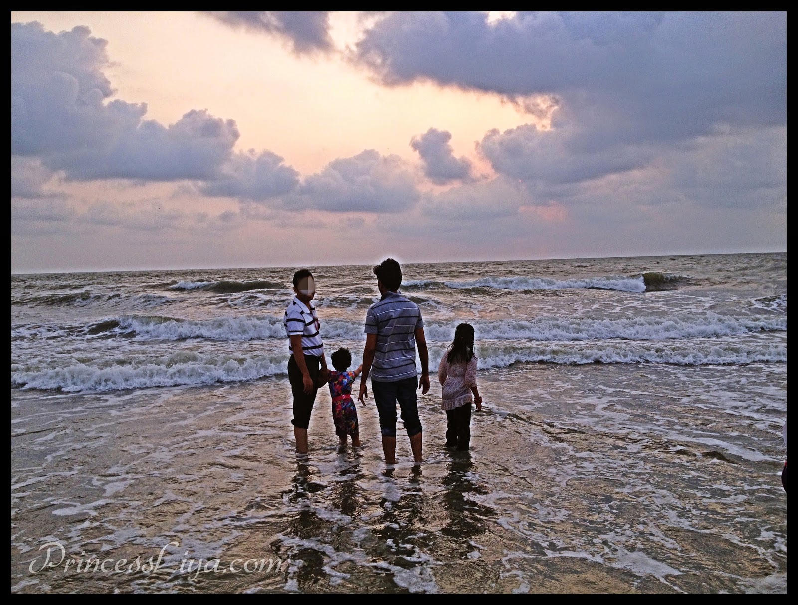 Life with Liya and Zain: A visit to Beypore Port and Beach - 04/19/2014
