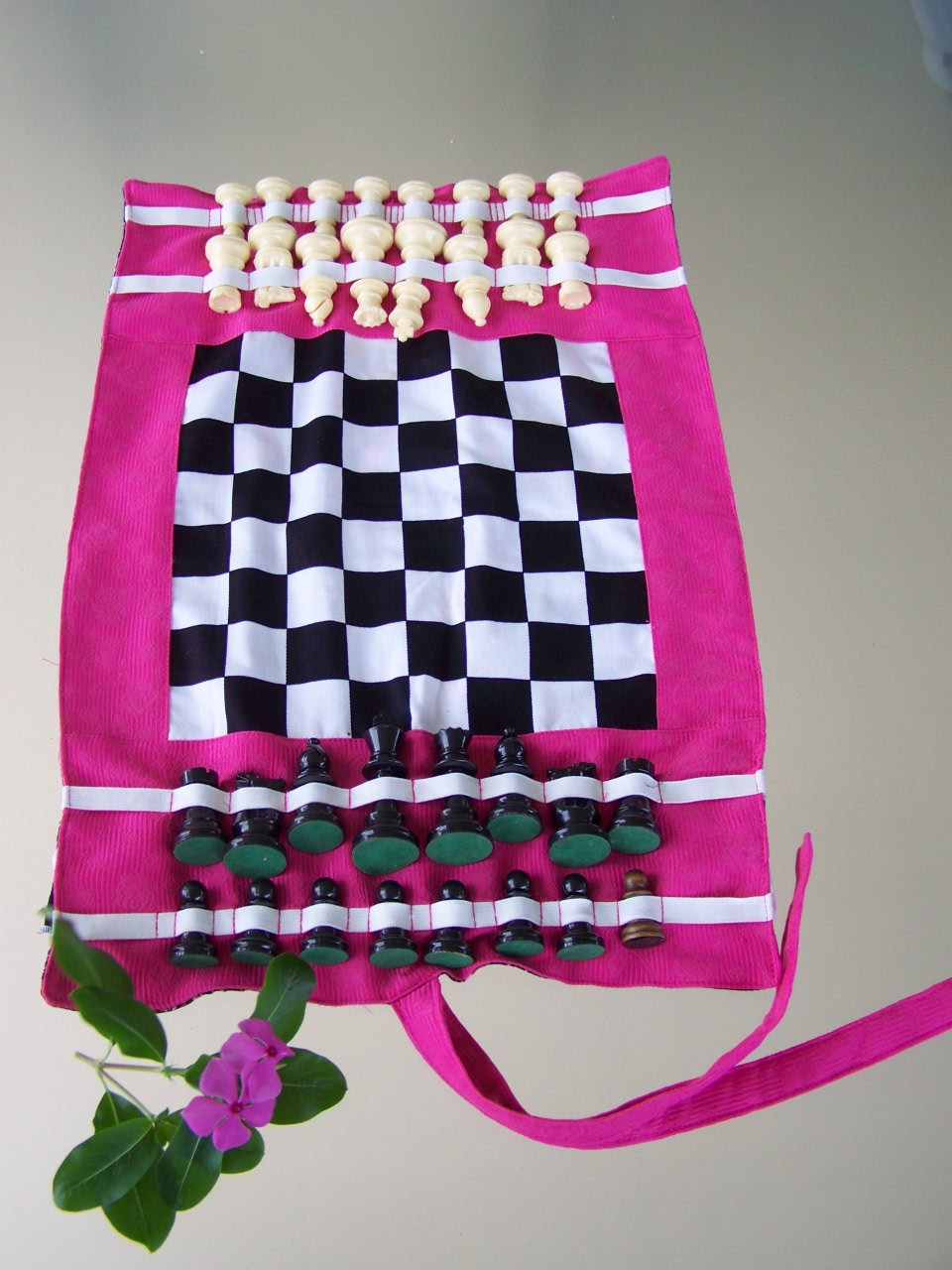 Creating my way to Success: Fabric chessboard set - a tutorial