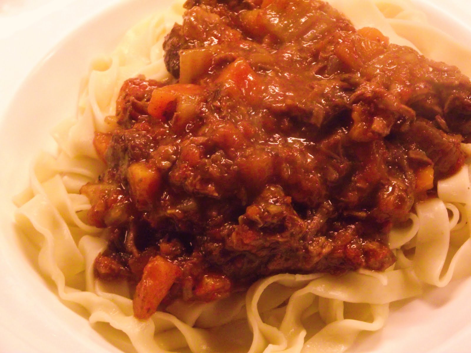 Bologna - Italy's Best Kept Food Secret: Tagliatelle al ragù di manzo ...