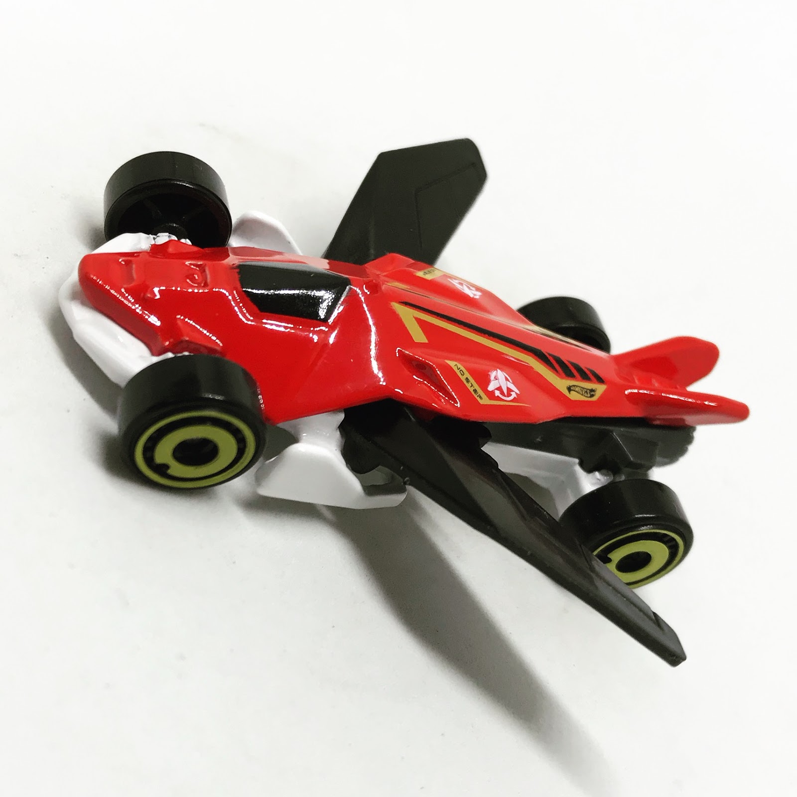 JULIAN'S HOT WHEELS BLOG: Airuption (New for 2018! - Experimotors) JULIAN'S HOT WHEELS BLOG: Airuption (New for 2018! - Experimotors)