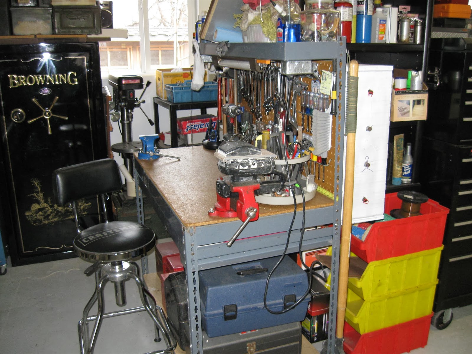 Easy Cheesy Garge: Wiring outlets to the Workbench - Overhead