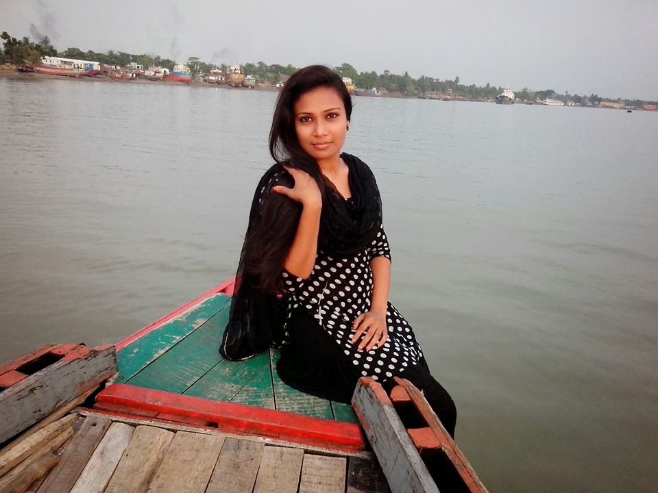 Hot bangladeshi girl: anushka shetty hot scandal photo sexy