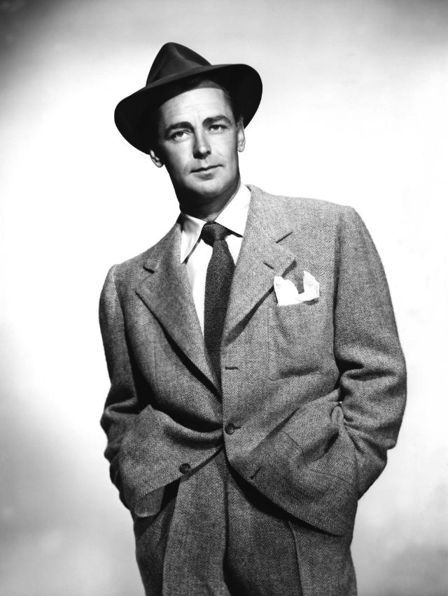 35 Handsome Portrait Photos of Alan Ladd in the 1940s ~ Vintage Everyday