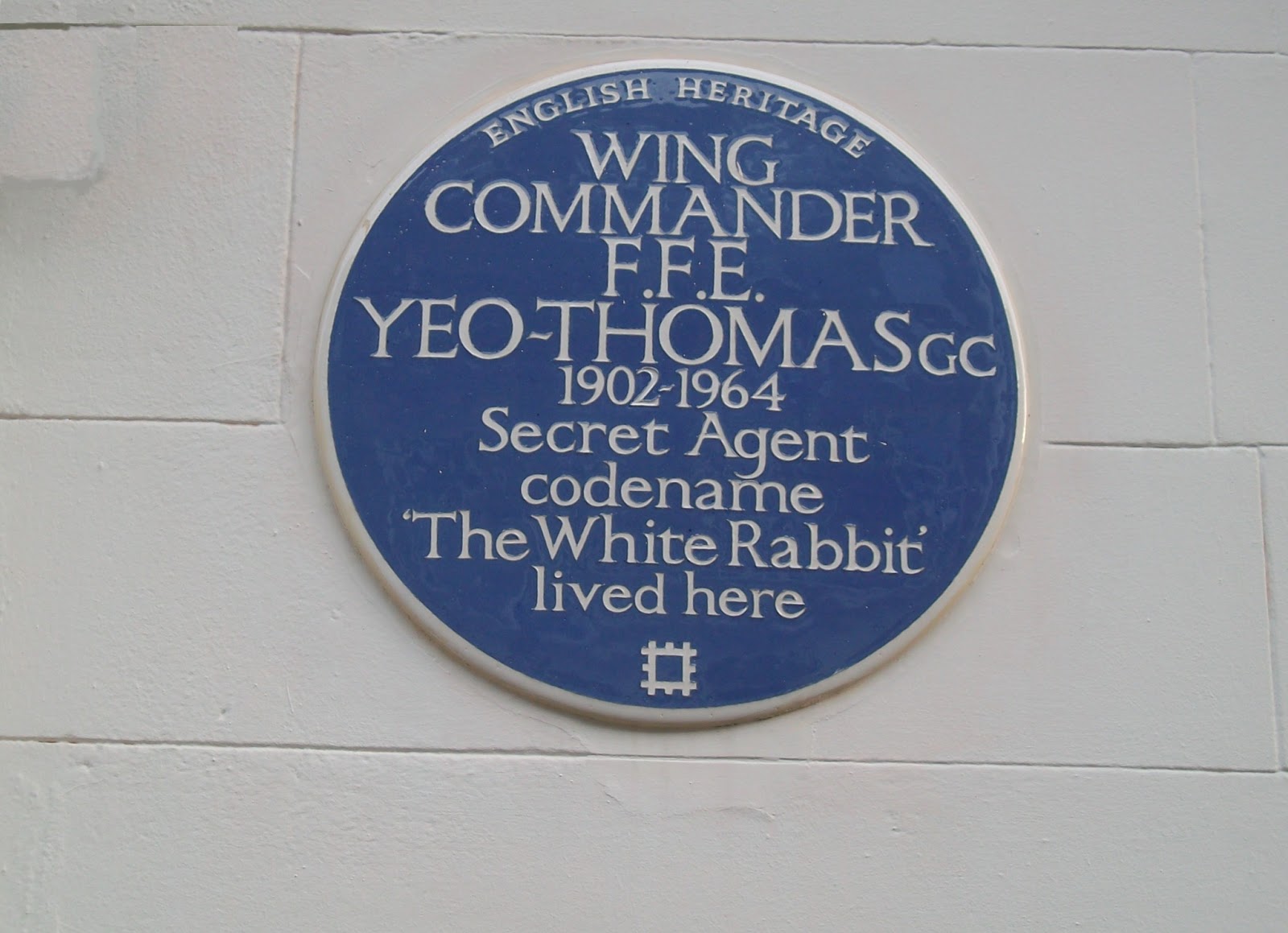 WW2 - The Second World War: A 'Blue Plaque' for the 'White Rabbit' of WW2