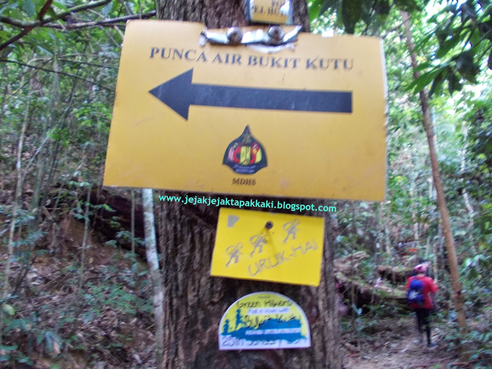 Pasak Kaki Jangan Tengok Atas Nanti Jatuh