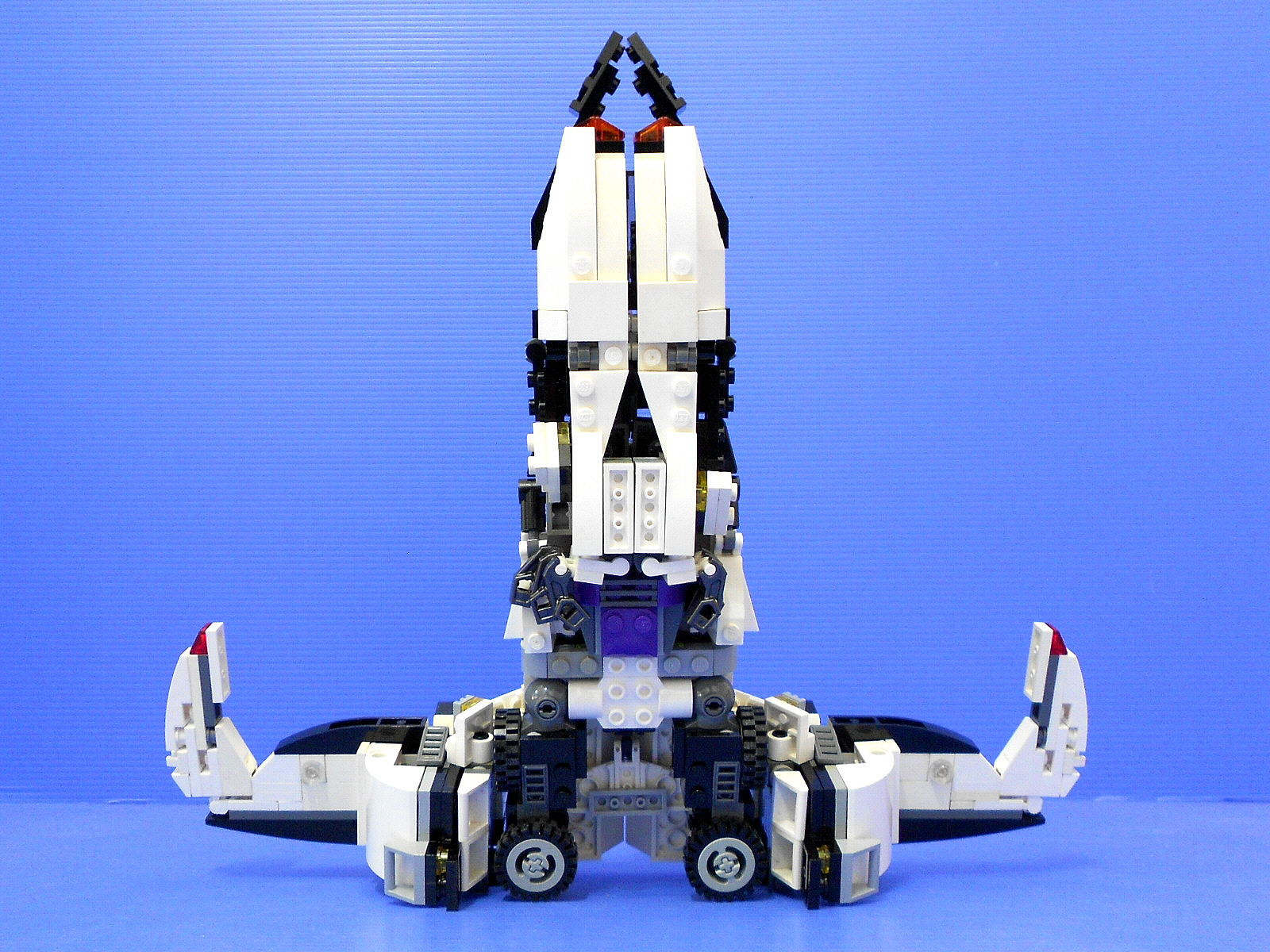 Alanyuppie's LEGO Transformers: LEGO "Fall of Cybertron" Octane (Triple ...